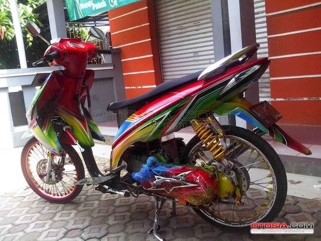 MOTOR SPORT: Foto Modifikasi Motor Matic: Honda Vario Street Racing