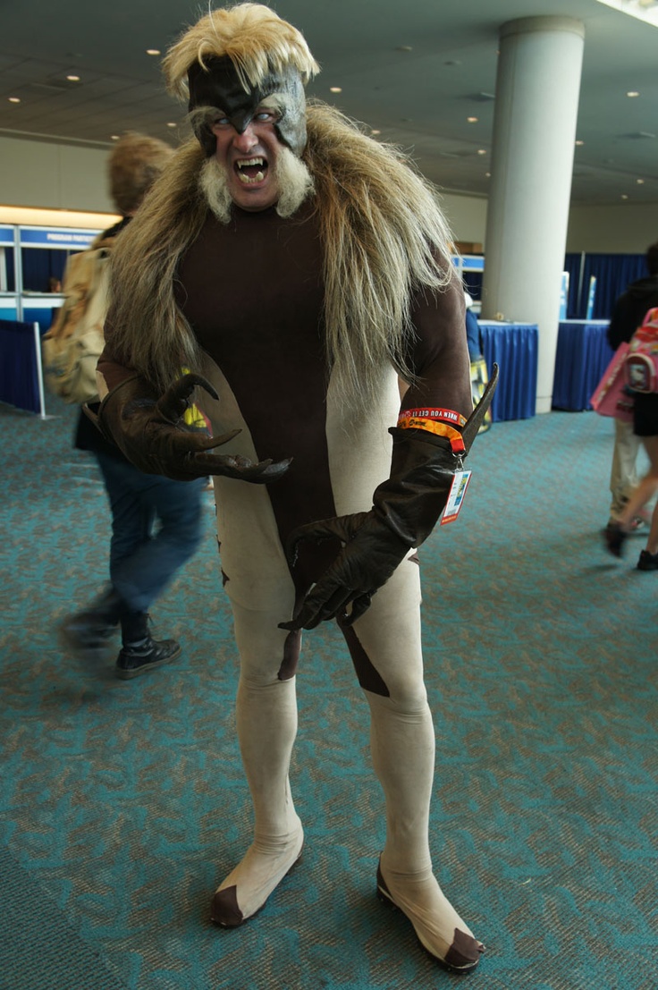 JIMSMASH ! ! !: TUESDAY COSPLAY: SABRETOOTH