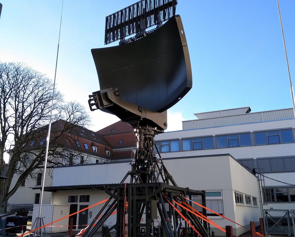 STRATEGIE & TECHNIK: HENSOLDT erweitert Radar-Familie - ASR-NG ...