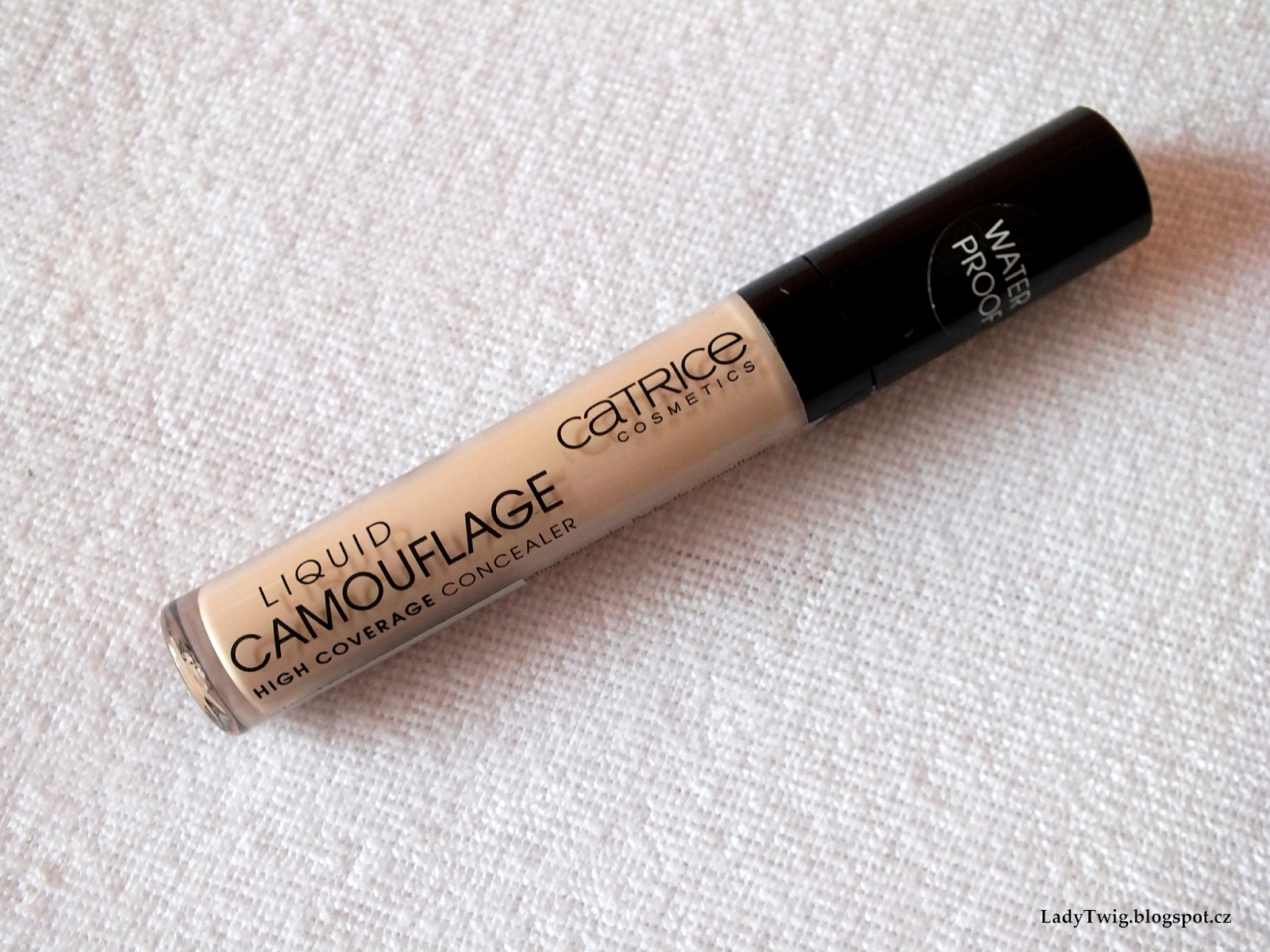 NARS korektor vs. Catrice Liquid Camouflage - Lady Twig