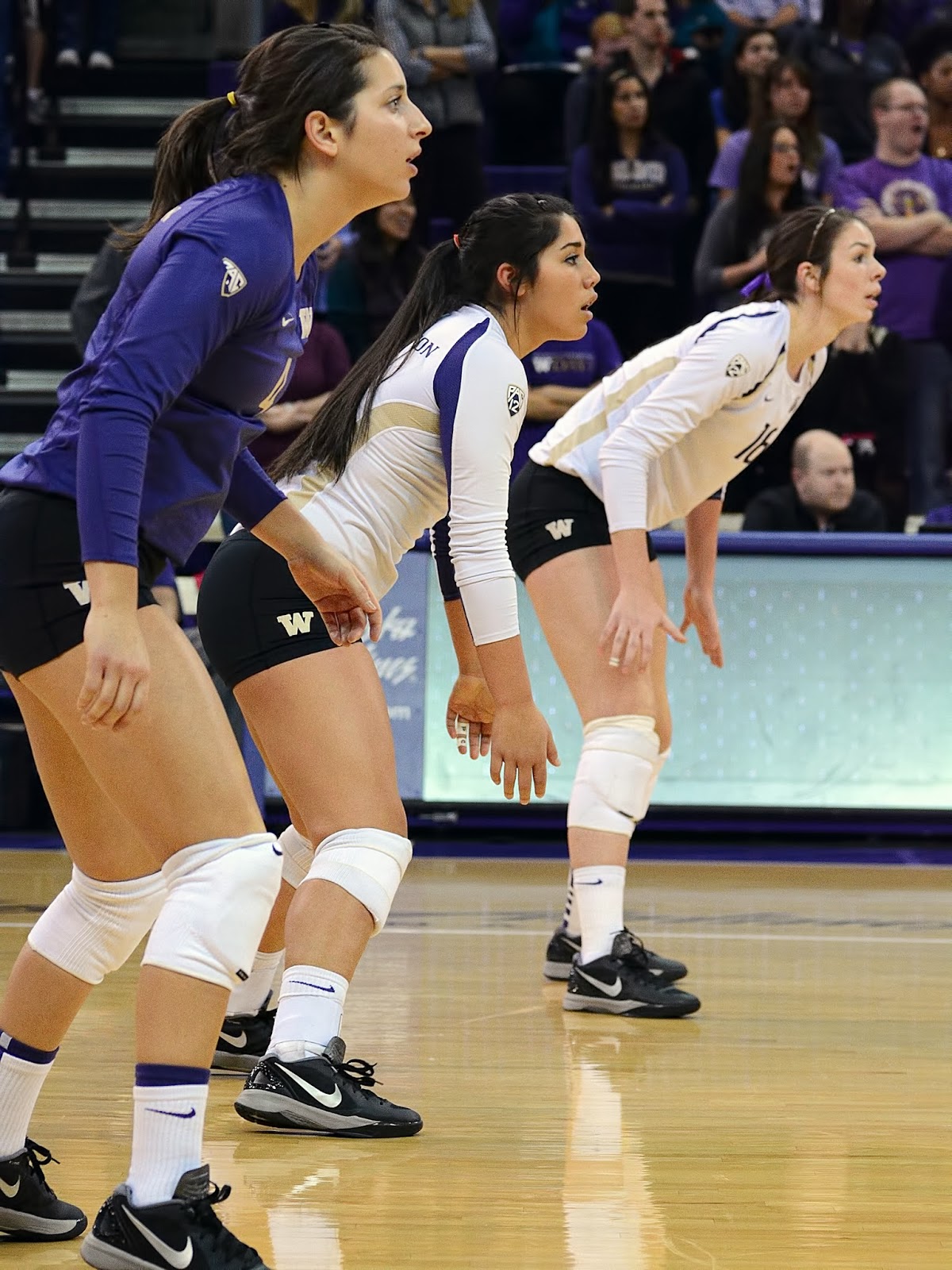 Correct position of feet when receiving serve? | Volley Talk