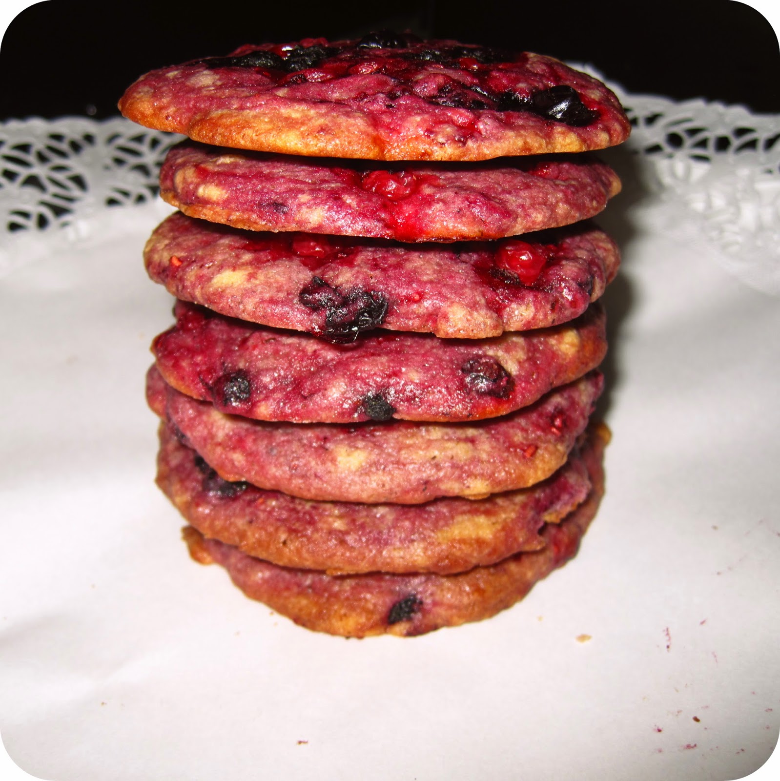NedjmaOnline: Cookies au fruits rouges inspiration Pierre Hermé