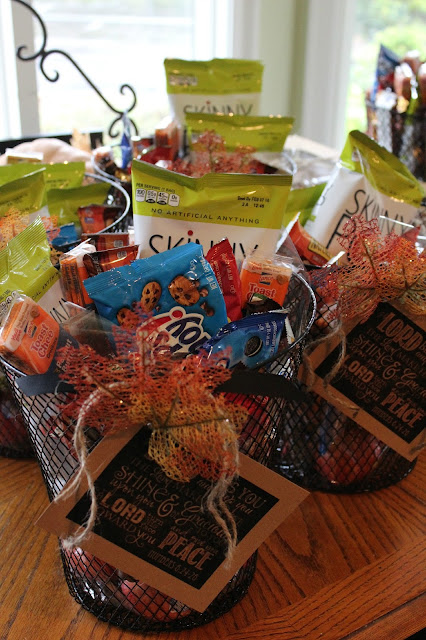 Ramblings of a Southern Girl: Frugal Fall Hospitality Baskets