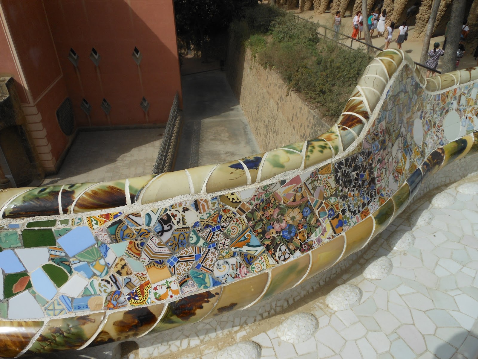 La Claire: Nail art Gaudì inspired