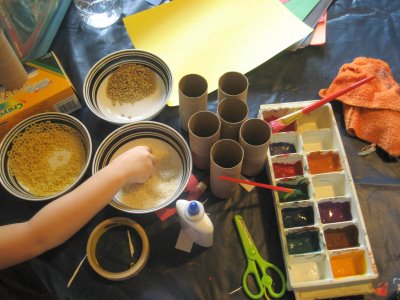Kibbles 'N Knits: Shakers made from toilet paper tubes