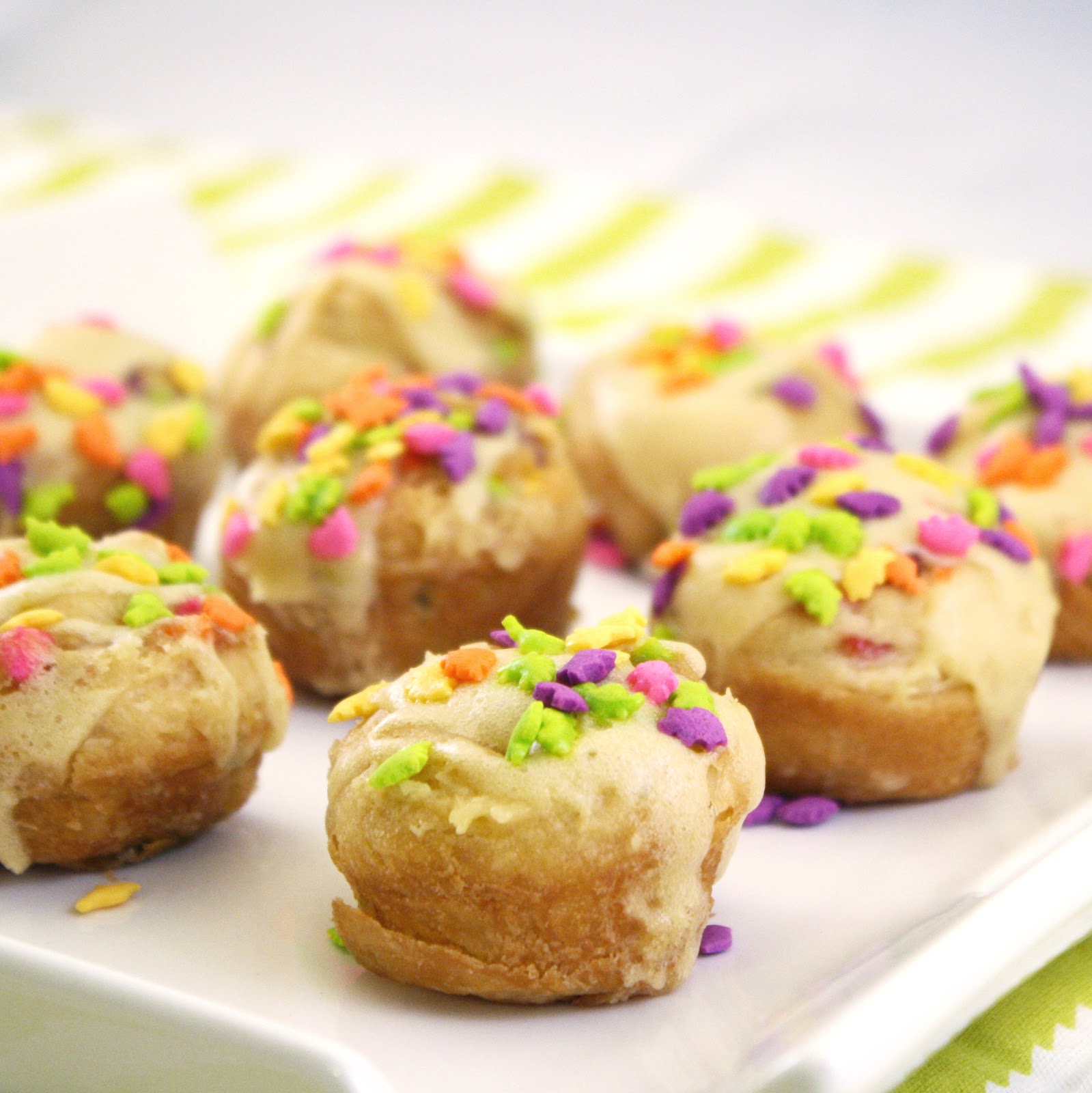 Chocolate Therapy: Mini Cake Batter Cinnamon Buns