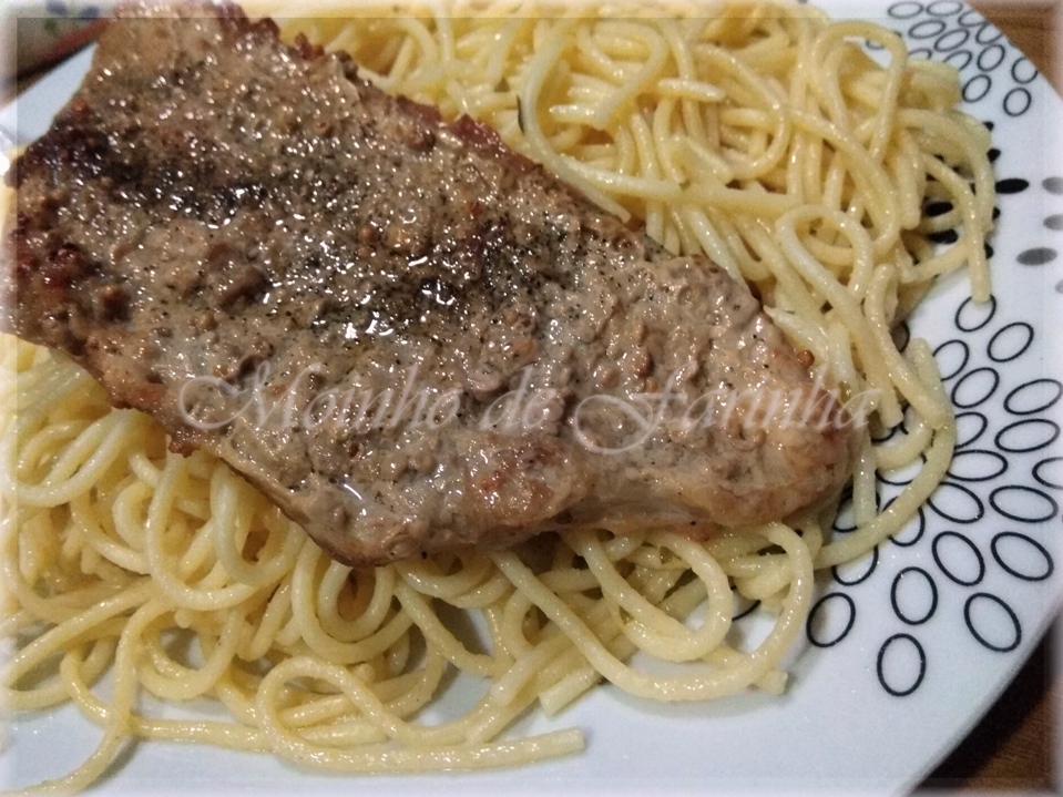 Moinho De Farinha: Febras temperadas