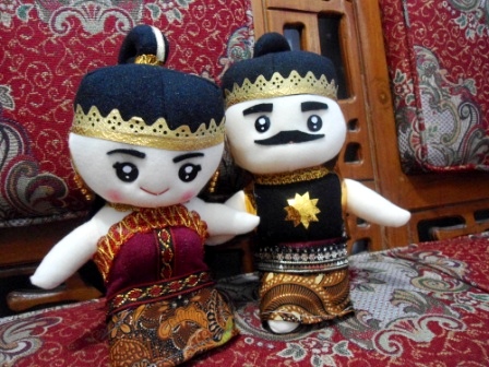 pembuat boneka custom satuan di Solo: World Wayang Summit Monas 2012