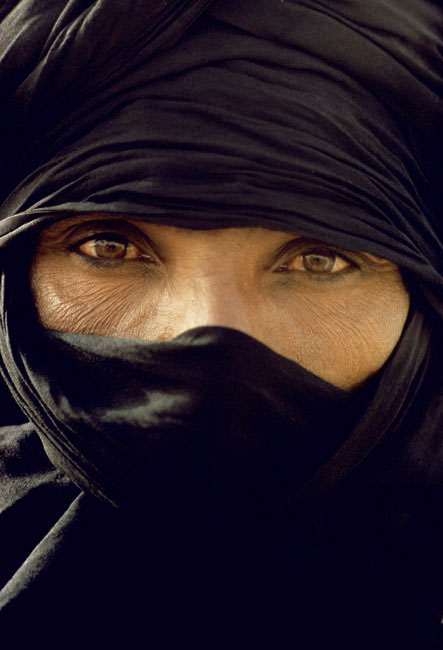 Fascinating Humanity: Unique Veil Culture in Saharan Tuareg Society