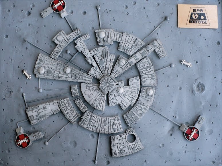 The Great Canadian Model Builders Web Page!: Alpha Moonbase