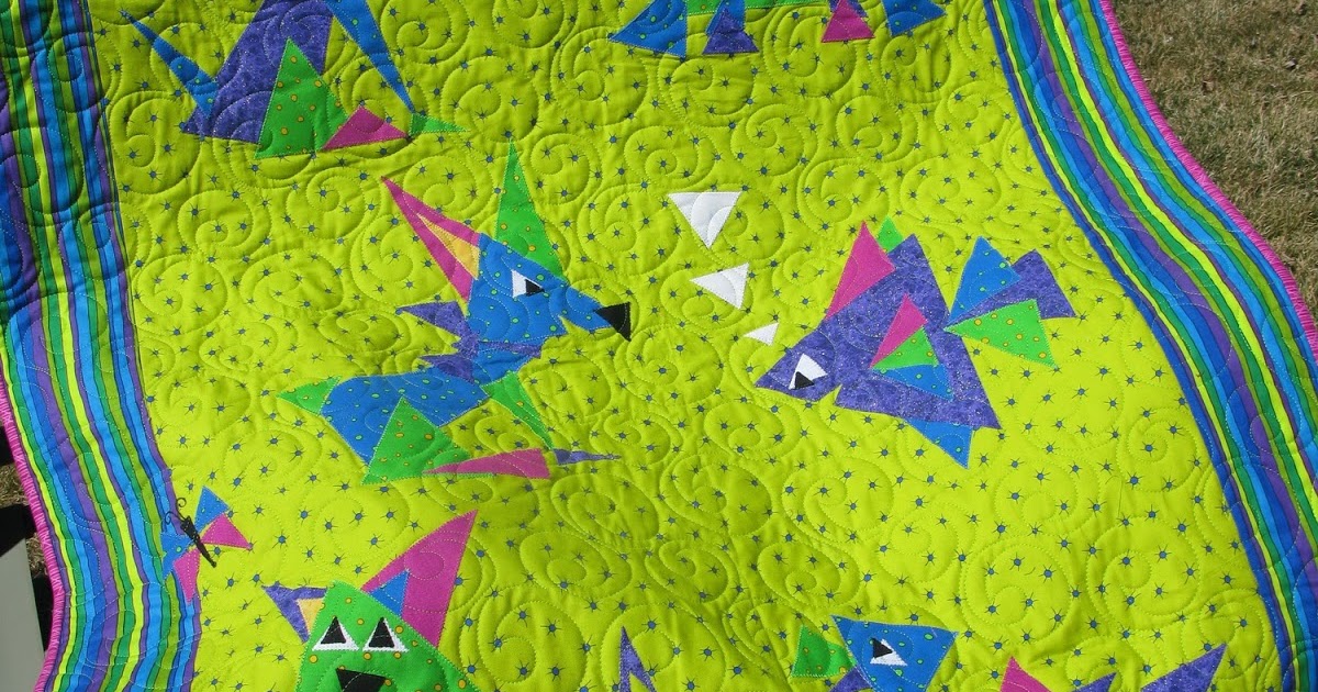MooseStash Quilting: Triangle Friends