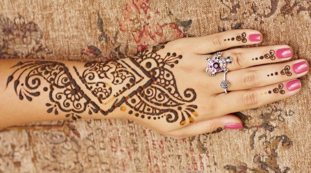 15 Model Henna Tangan Simple Untuk Pemula - Bagaimanacaraa