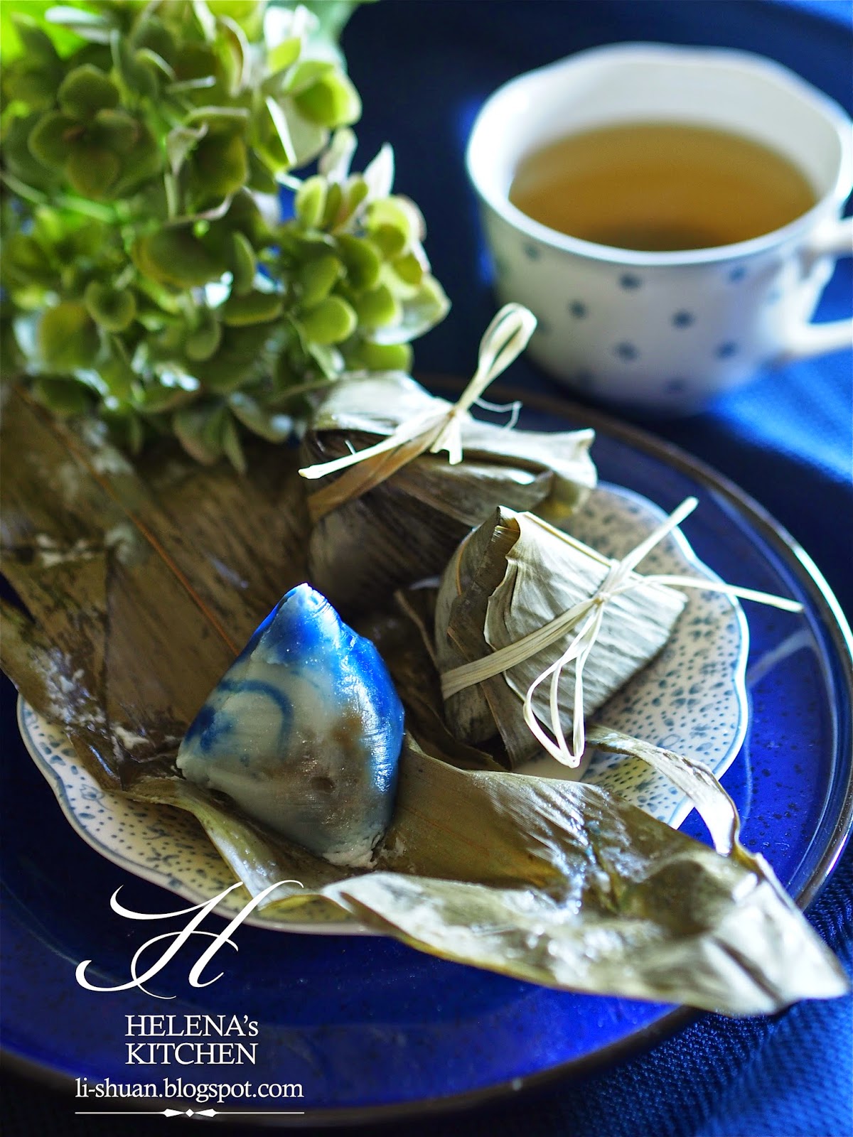 Helena's Kitchen: Kuih Kochi ＋黑糯米版本的Kuih Kochi
