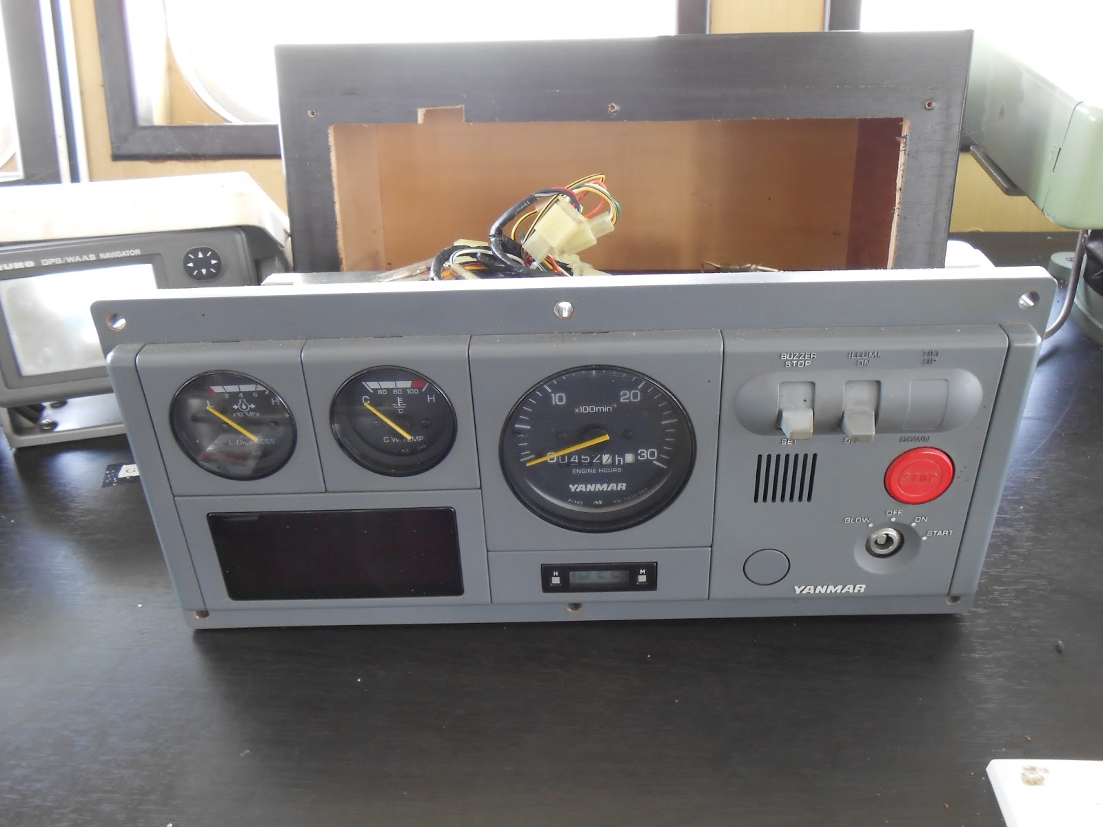 Alat Pencatat dan Pengirim Data RPM Kapal via Satelit | karya pelaut