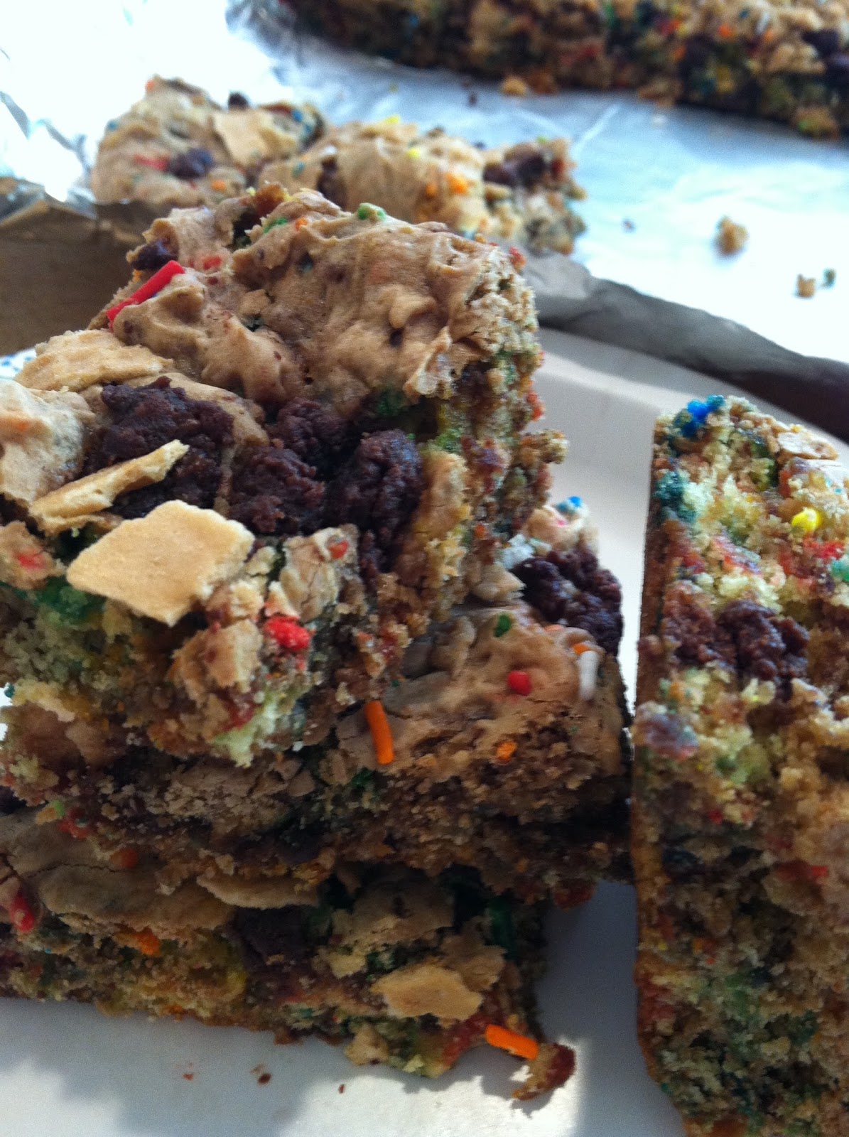 Kimmy's Bakery: Birthday Cake Remix Blondies