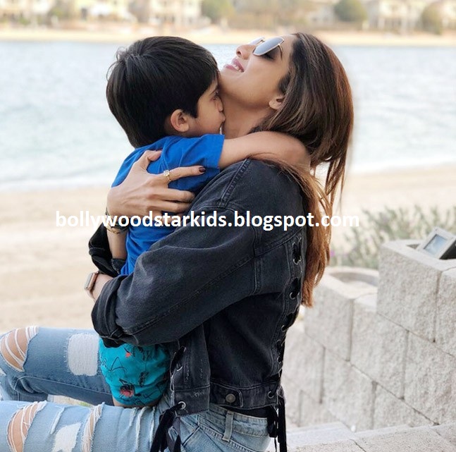 celebswikipagestarkids: Shilpa Shetty with Son Viaan and husband ...