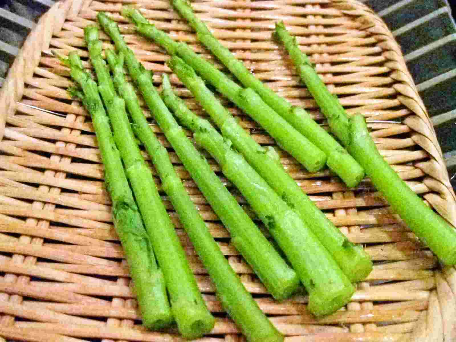 Recipes for Tom: Sumooku saamon to shungiku no mazegohan / steamed rice ...