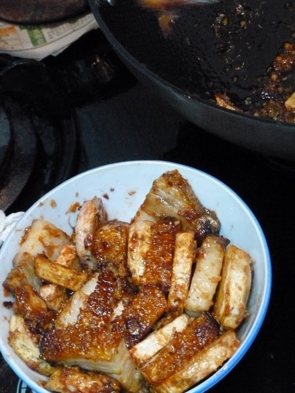 Jane Yee's food & life diaries: steamed yam with pork belly 芋头扣肉