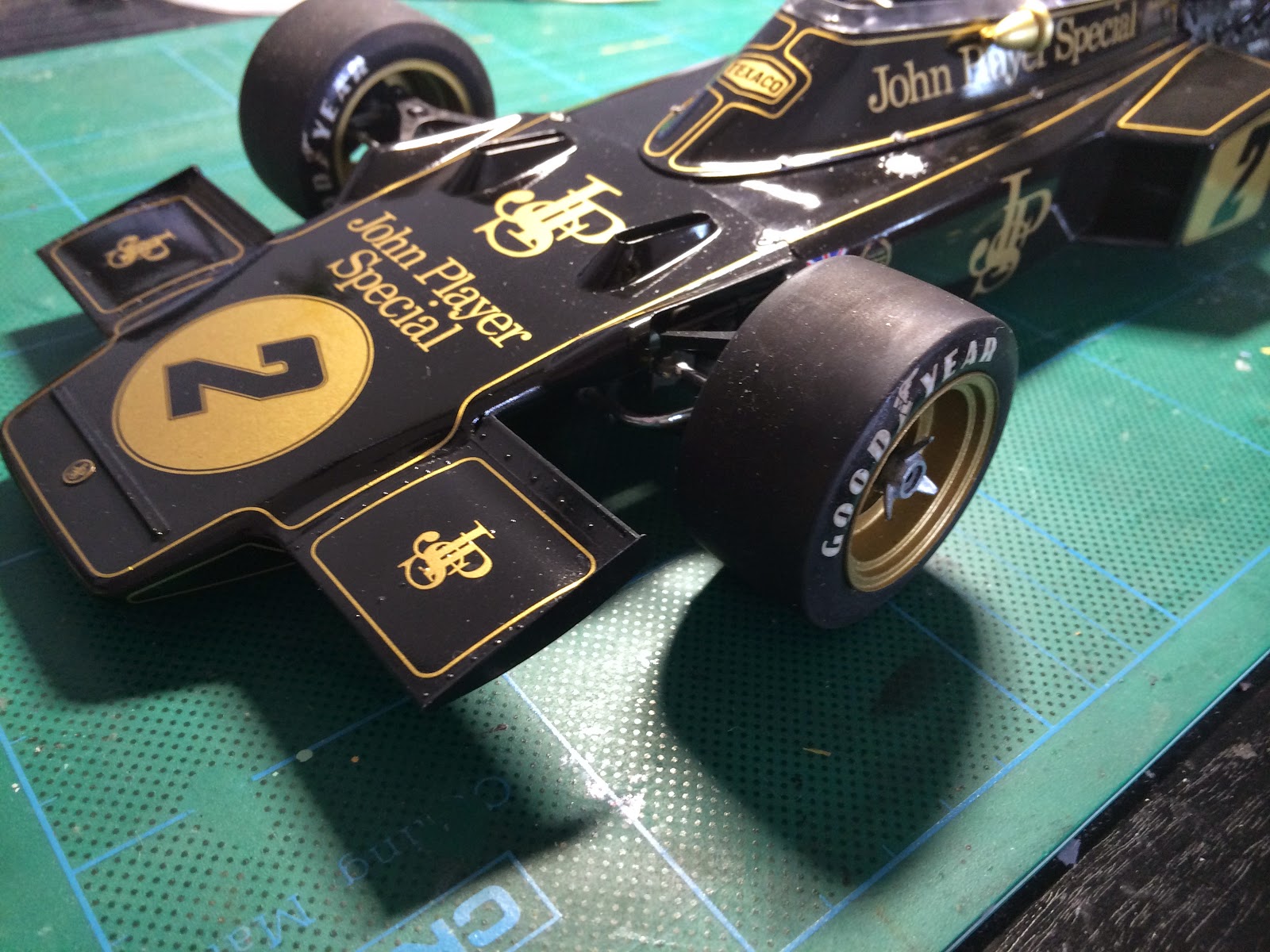Tamiya 1/12 F1 Lotus 72d JPS Model Build Log: Finished pictures