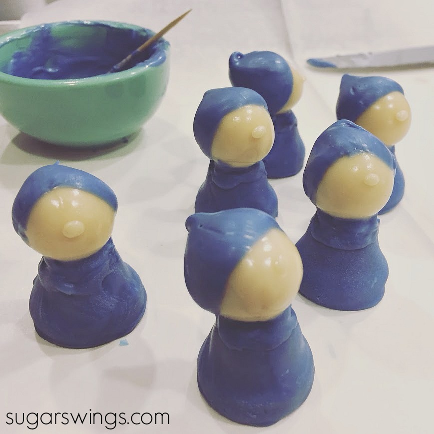 Sugar Swings! Serve Some: Little Eskimo Cupcakes