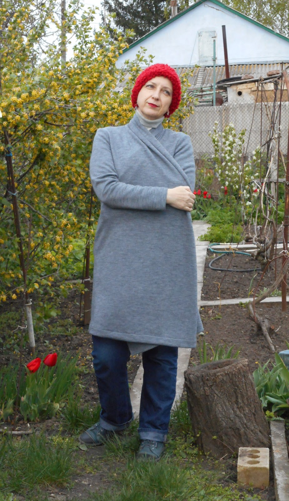 Witty, Pretty & Handy: One Unfastened Jacket for Two Grey Hues