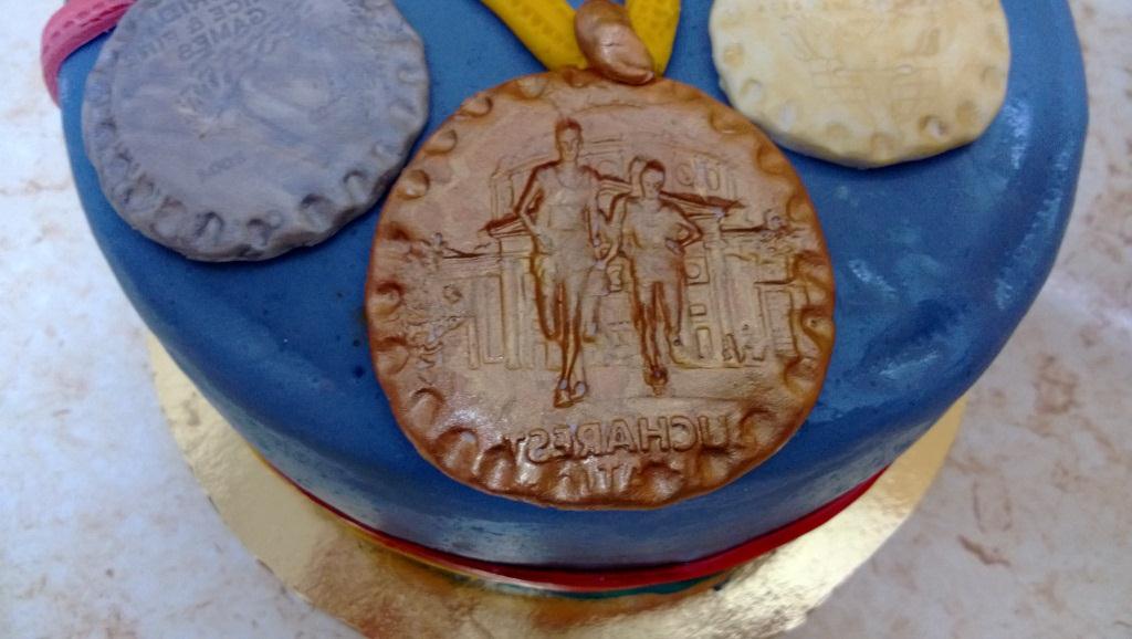 andreea's cakes: Tort cu medalii (Cake with medals)