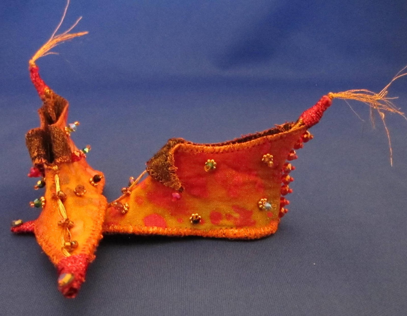 SEWING WITH MOONBEAMS: Pixie shoes