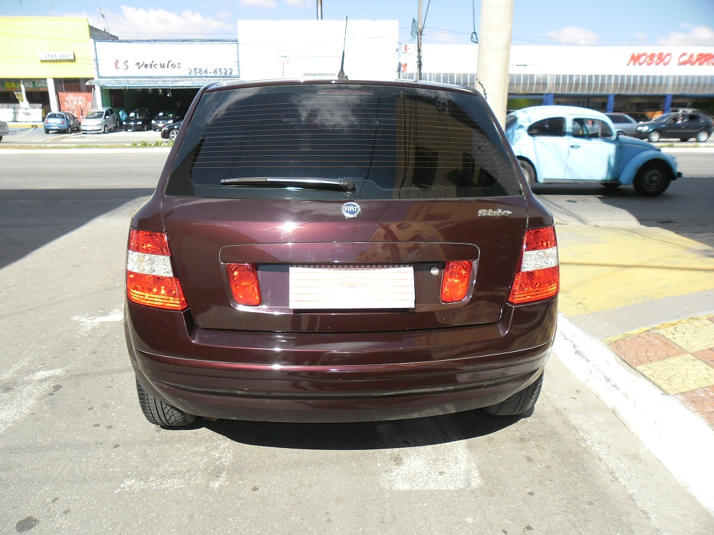 CARROS MULTIMARCAS: Fiat Stilo 1.8 4 Portas - 2004 - Completo