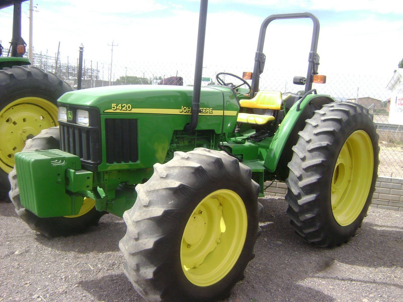 MAQUINARIA AGRICOLA INDUSTRIAL: Tractor John Deere 5420 4x4 $24,300 ...