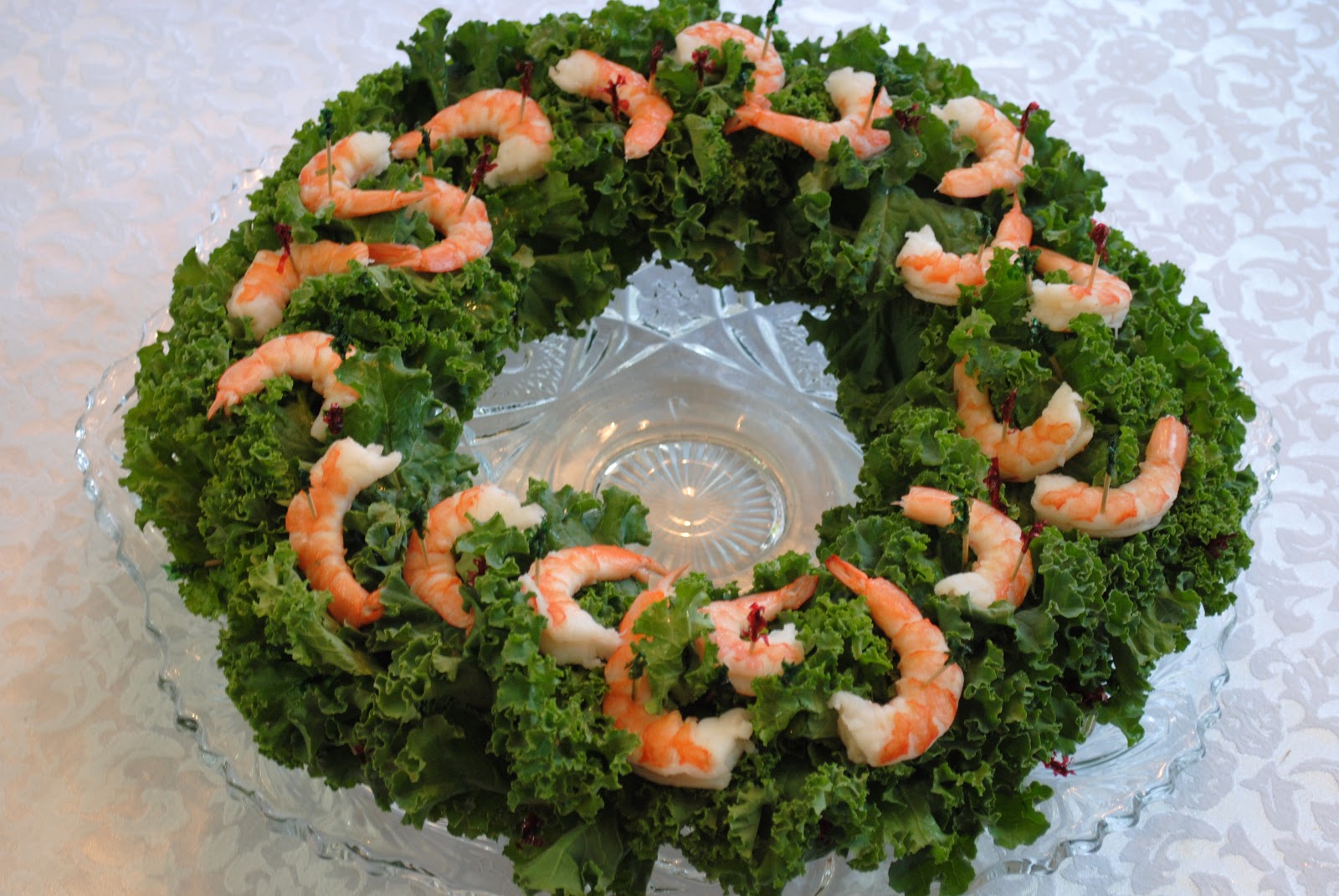 Christmas Holiday Ideas: CHRISTMAS SHRIMP WREATH