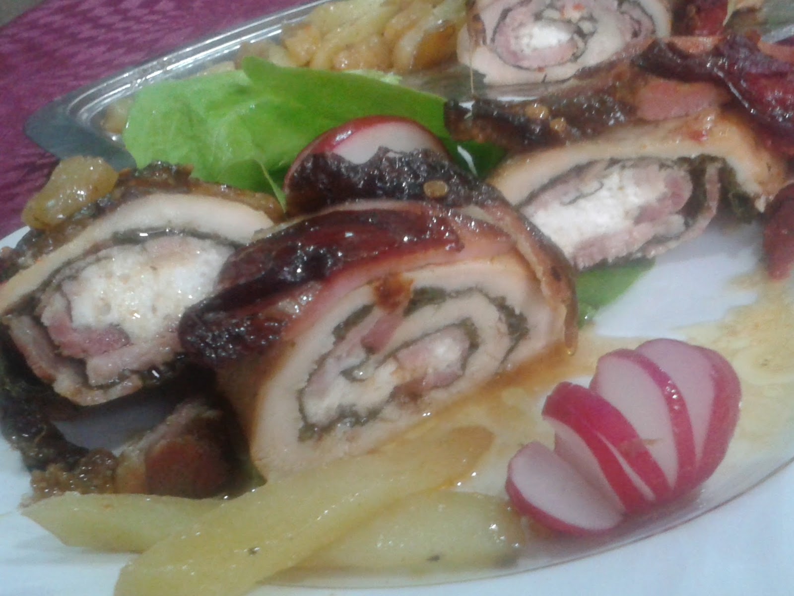 Mickinakuhinja: PUNJENI PILECI FILE SA SIROM I SPANACEM