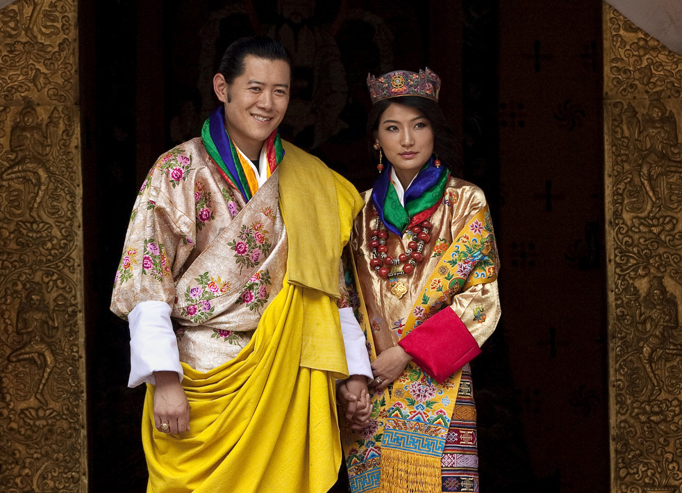 Life Of Lopsided 8: King of Bhutan marries!