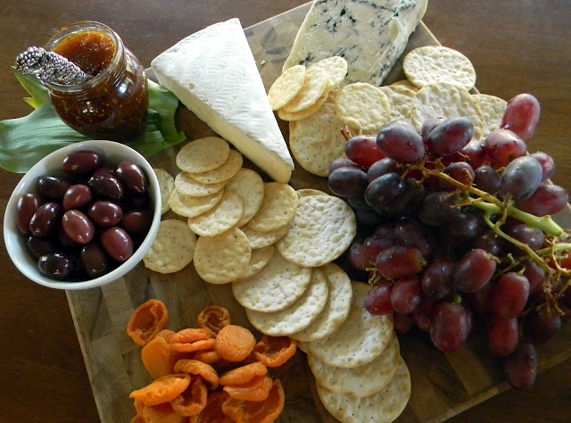 The Perfect Cheese Platter | Schue Love