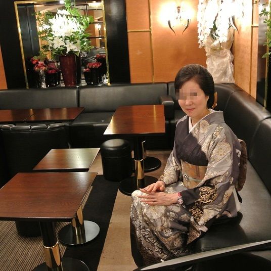 Japan's "Unique": Hostess Bar