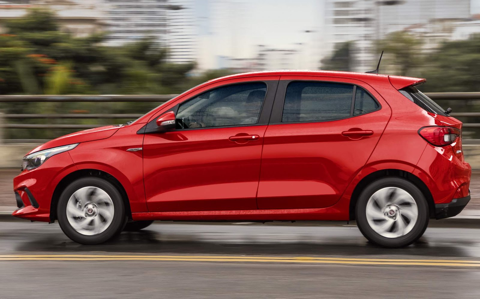 Fiat Argo 1.3 x VW Polo 1.6: comparativo; custo x benefício