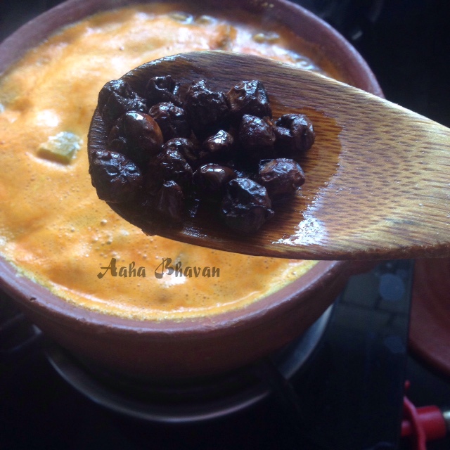 AAHA bhavan: Chundakka Vathal / Preserving Pea Eggplant / Drying Turkey ...