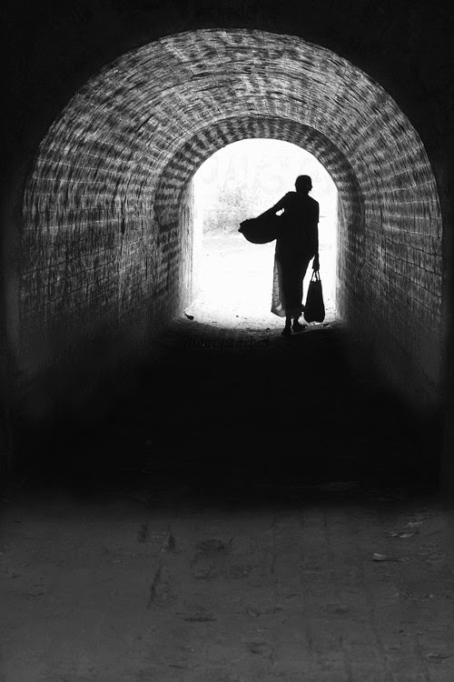 OLTRE IL MURO: ARTE e FOTOGRAFIA: SAIBAL GUPTA | PHOTOGRAPHER