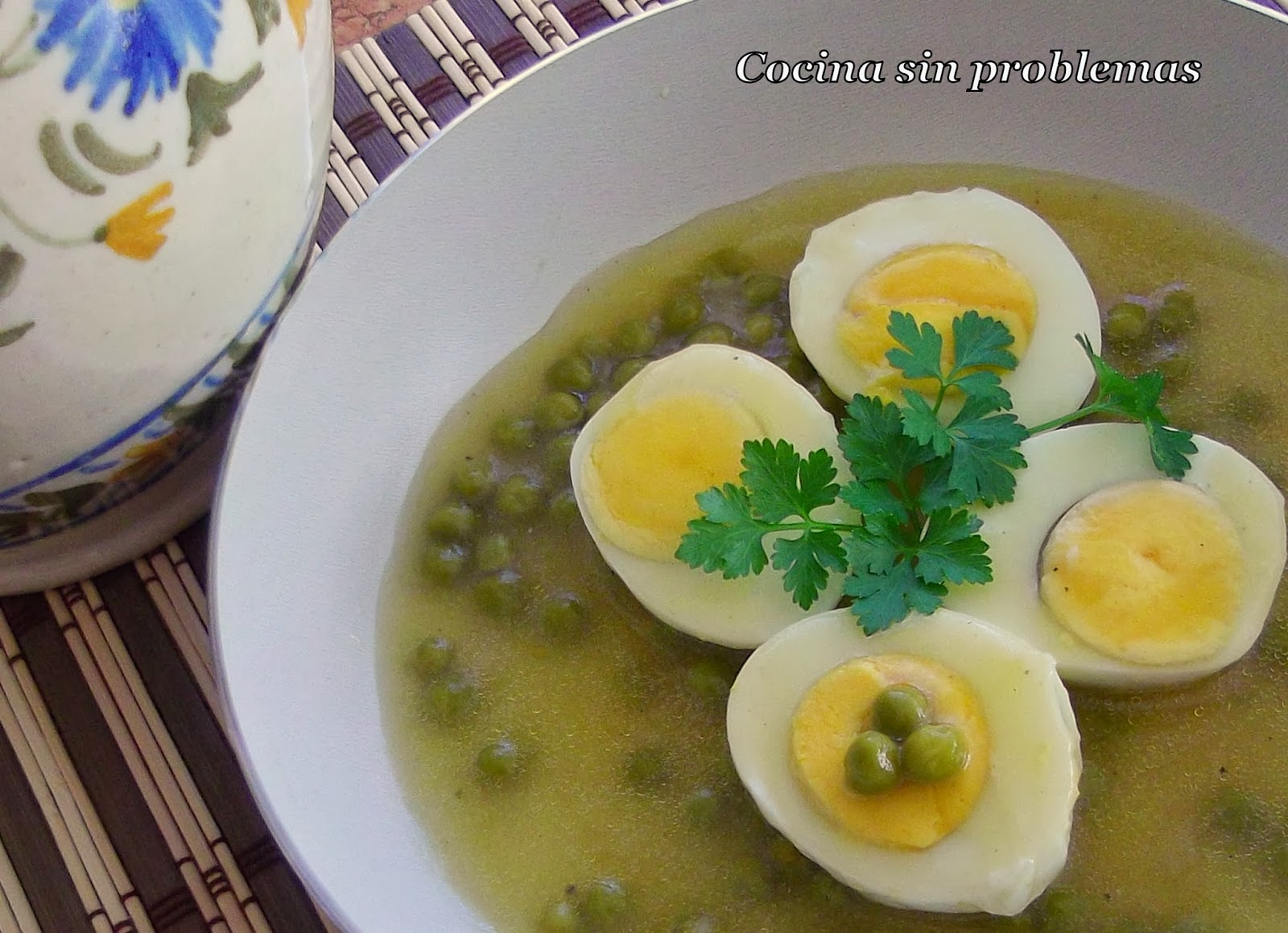 cocina sin problemas: Huevos en salsa verde con guisantes.