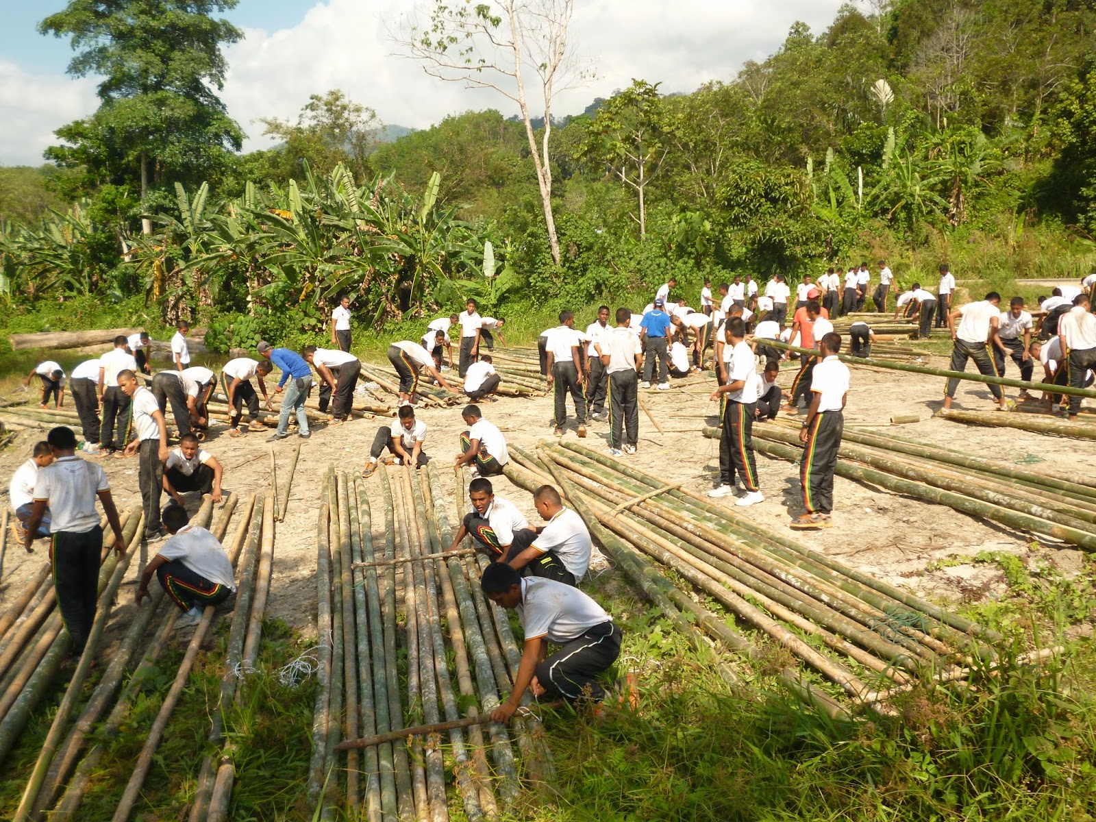 KELA ADVENTURE CAMP: MEMBINA RAKIT BULUH