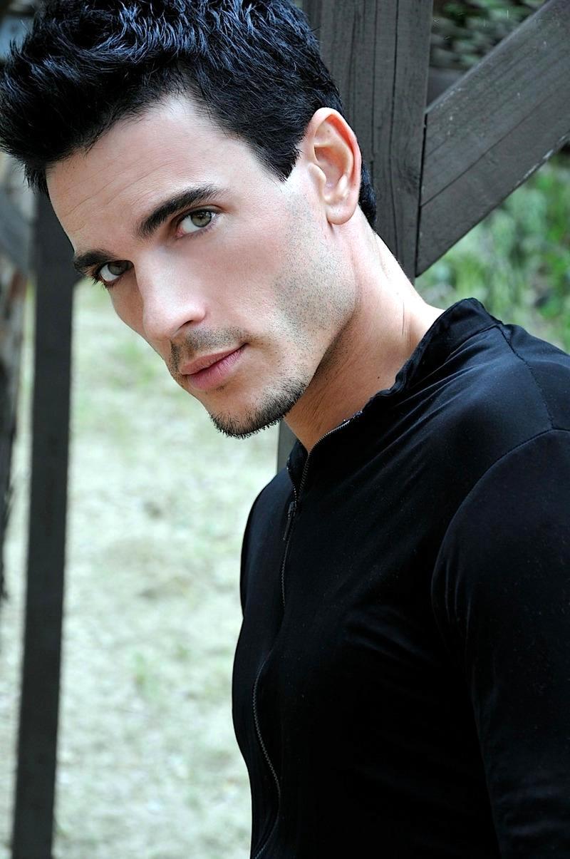 L'Homme du Jour: JOSH KLOSS