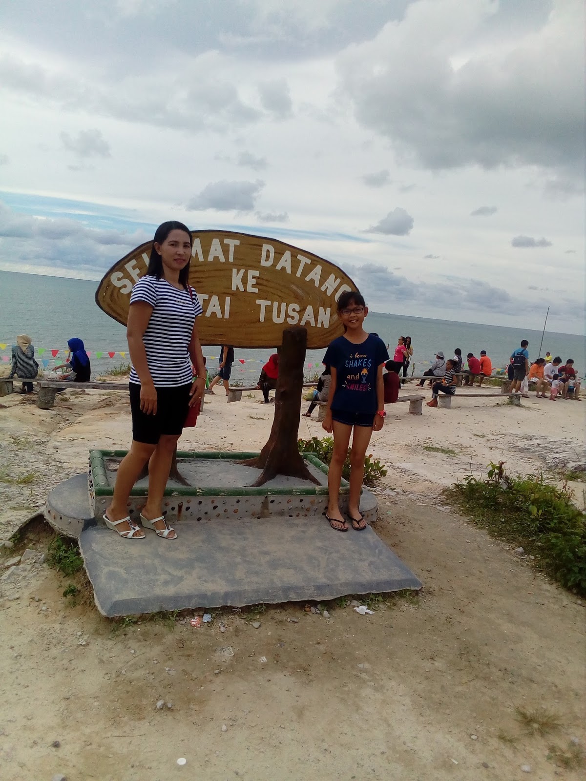 Bersantai di Pantai Tusan - Chris Blog | Your Online Companion