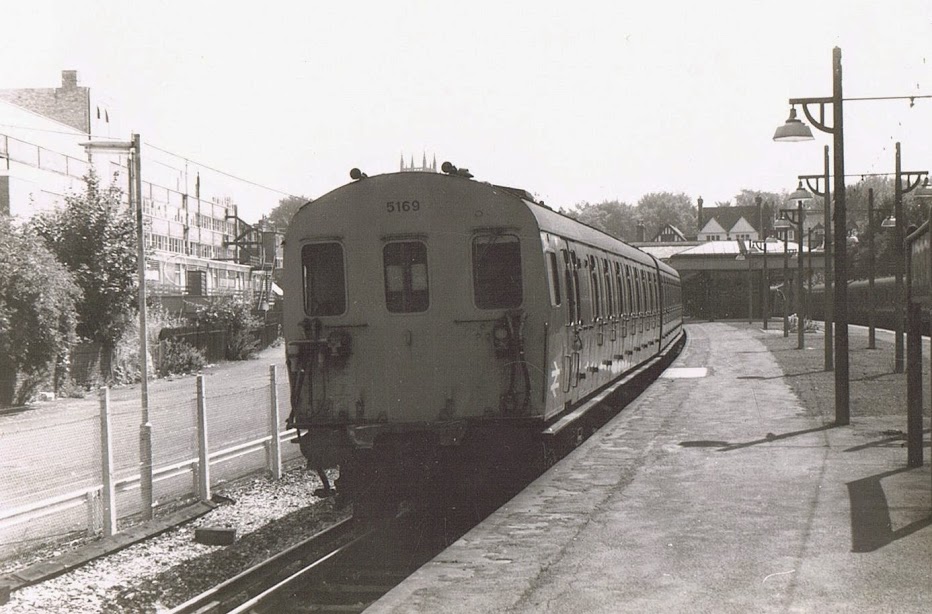 the rail thing: Caterham Station in 1973