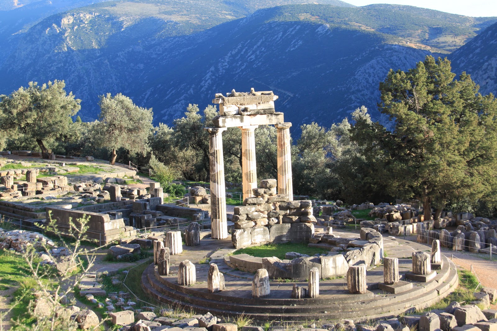 DELPHI- ΔΕΛΦΟΙ | The sanctuary of Athena Pronaia- Το ιερo της Αθηνας ...