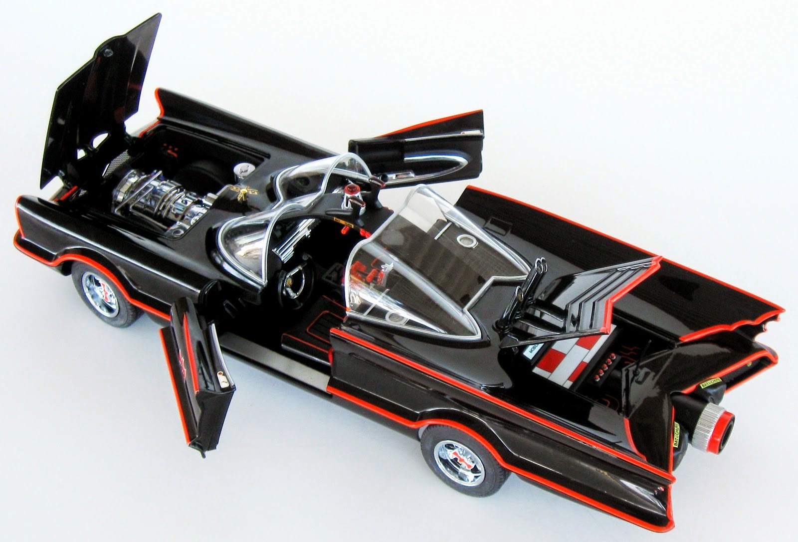 Calvin's Canadian Cave of Coolness: The Many Looks Of The Batmobile ...