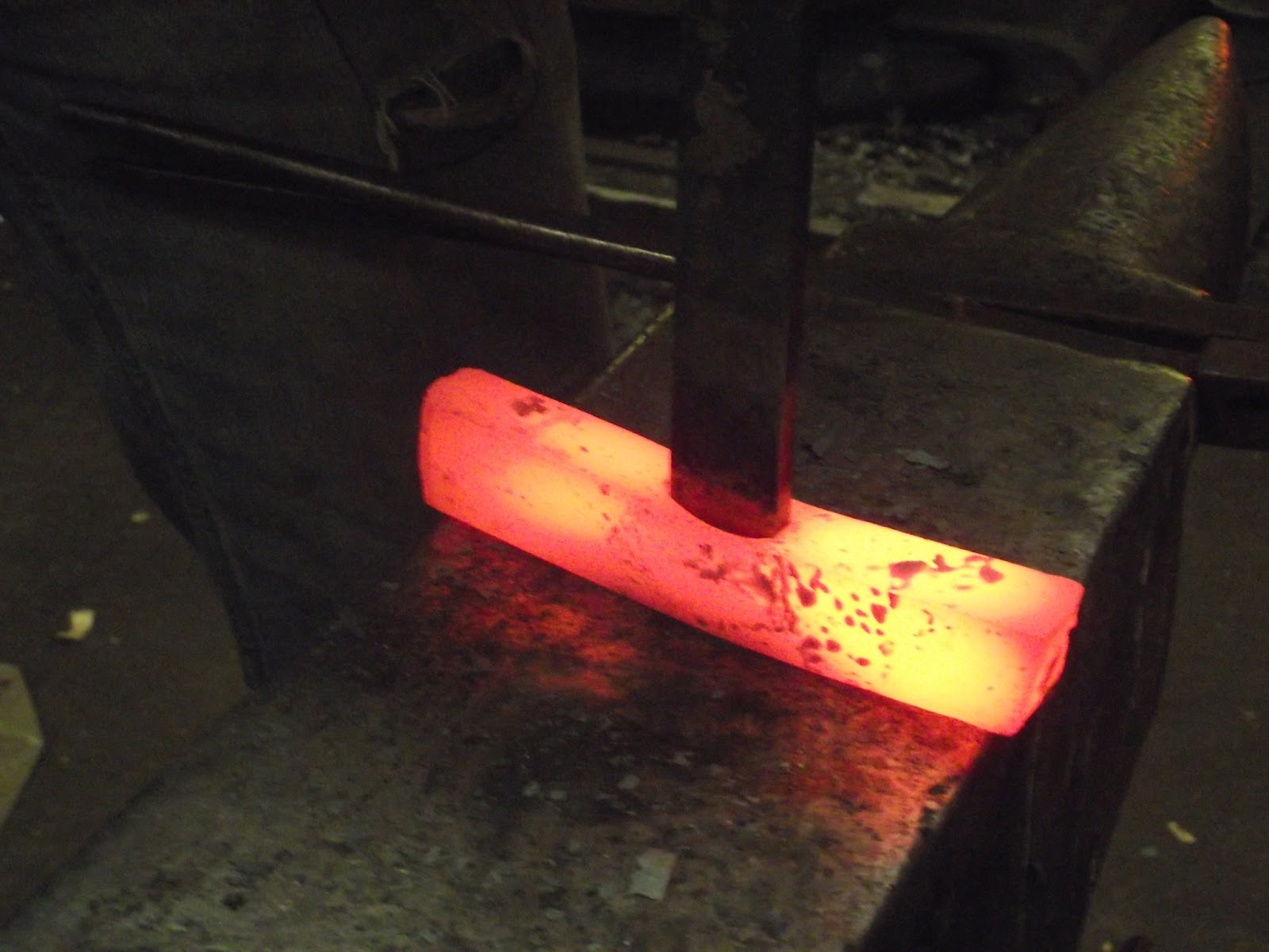 The New Hearth: Grosse Messer