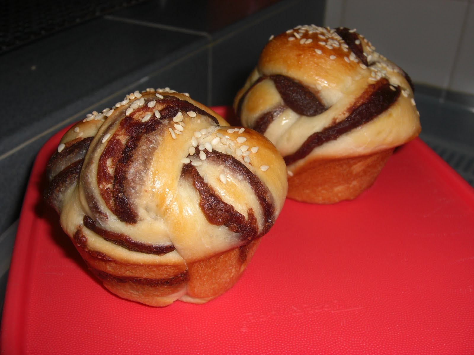 Li'l BakeShoppe: Luncheon meat n red bean bread