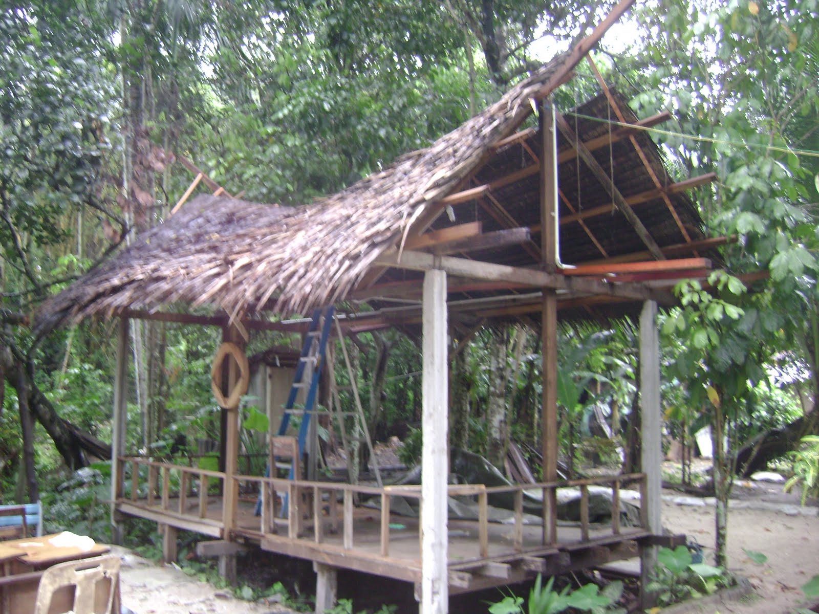 KPSDK KG BELAU: PROSES MENYIAPKAN BUMBUNG ATAP PONDOK ...