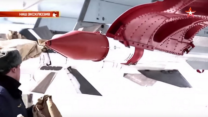 desarrollo defensa y tecnologia belica: Su-35 en el aeropuerto Dzemgi ...