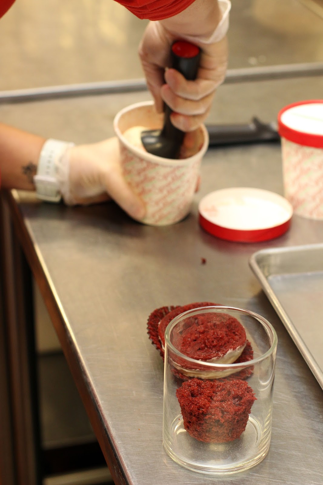 Chicago Eats: Red Velvet Sprinkles Sundaes | chicago foodie girl