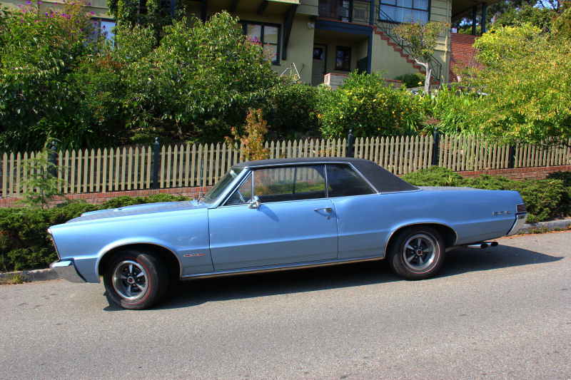 California Streets: Berkeley Street Sighting - 1965 Pontiac GTO